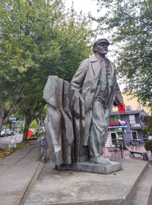 Tượng Lenin từ châu Âu đến tiểu bang Washington, Mỹ quốc | Tiếng Dân